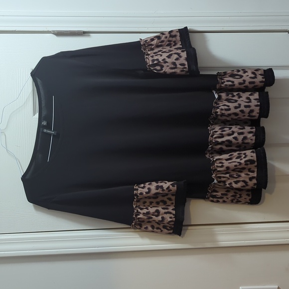 Versona | Tops | Black Versona Shirt 34 Sleeve Leopard Print Accents ...